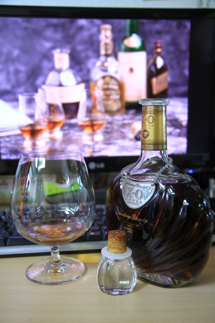 월요일의 술 이야기... 오픈하여 간단히 한잔 한 산토리 브랜디 xo(suntory brandy xo) : 네이버 블로그