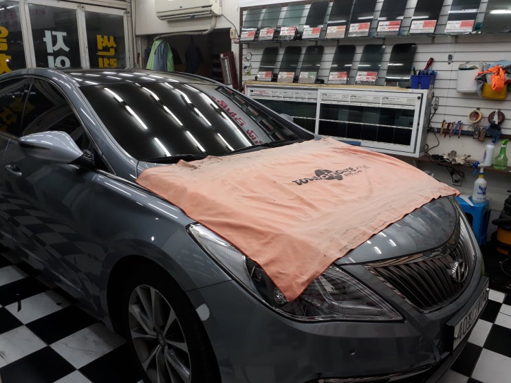 부산 앞유리 썬팅 비용 그랜저hg 전면썬팅 금정구썬팅 자동차 전면 윈도 틴팅 열차단썬팅 Sun Rex Lk 필름 시공 썬렉스 썬팅가격 썬팅지 투과율 차량 선팅 농도35